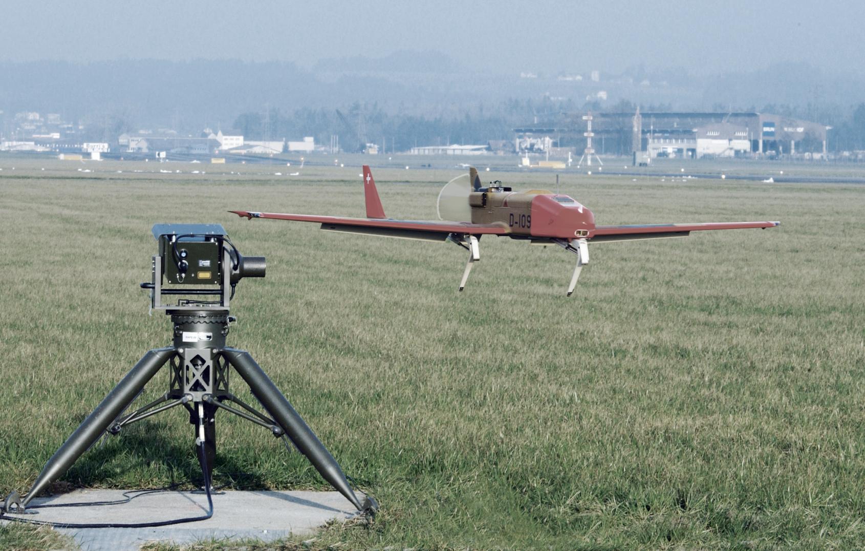 Reliable landing aid for Unmanned Aerial Vehicles | RUAG